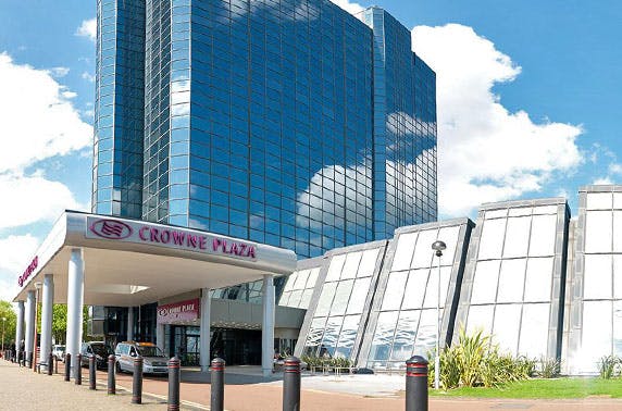 4* Crowne Plaza Prosecco afternoon tea – itison