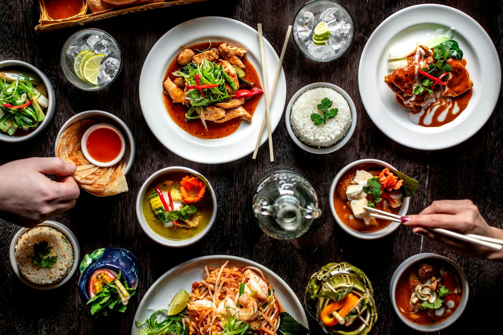 The Tiki Bar & Kitsch Inn dining – itison