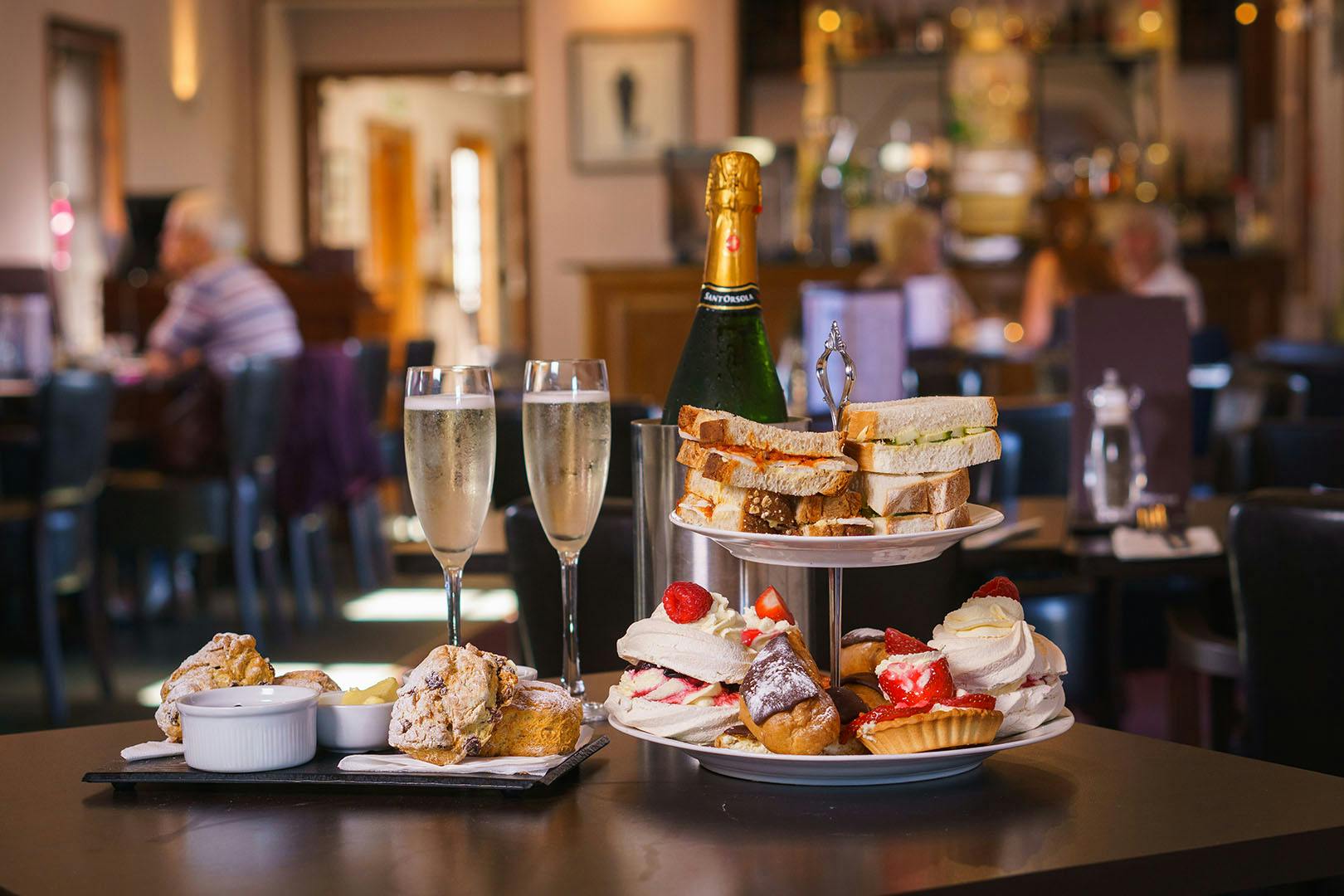 Moness Resort – itison