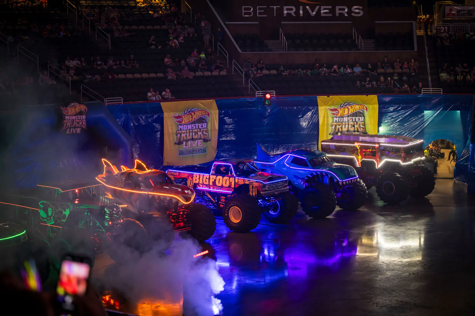 Hot Wheels Monster Trucks - Glow-N-Fire Live at OVO Hydro – itison